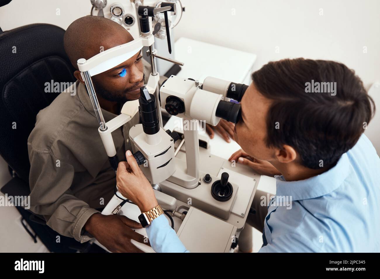 Les Secrets d'un Examen de la Vue Révélés par les Opticiens